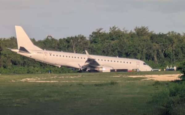 SKYhigh Dominicana Embraer E190 Lands Without Nose Gear After Test ...