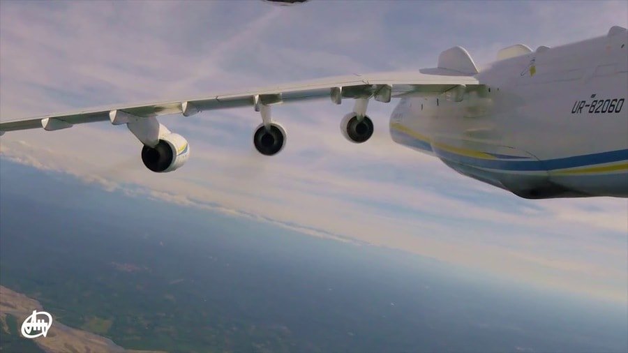 Watch the massive Antonov An-225 takeoff up close and personal – Gate ...